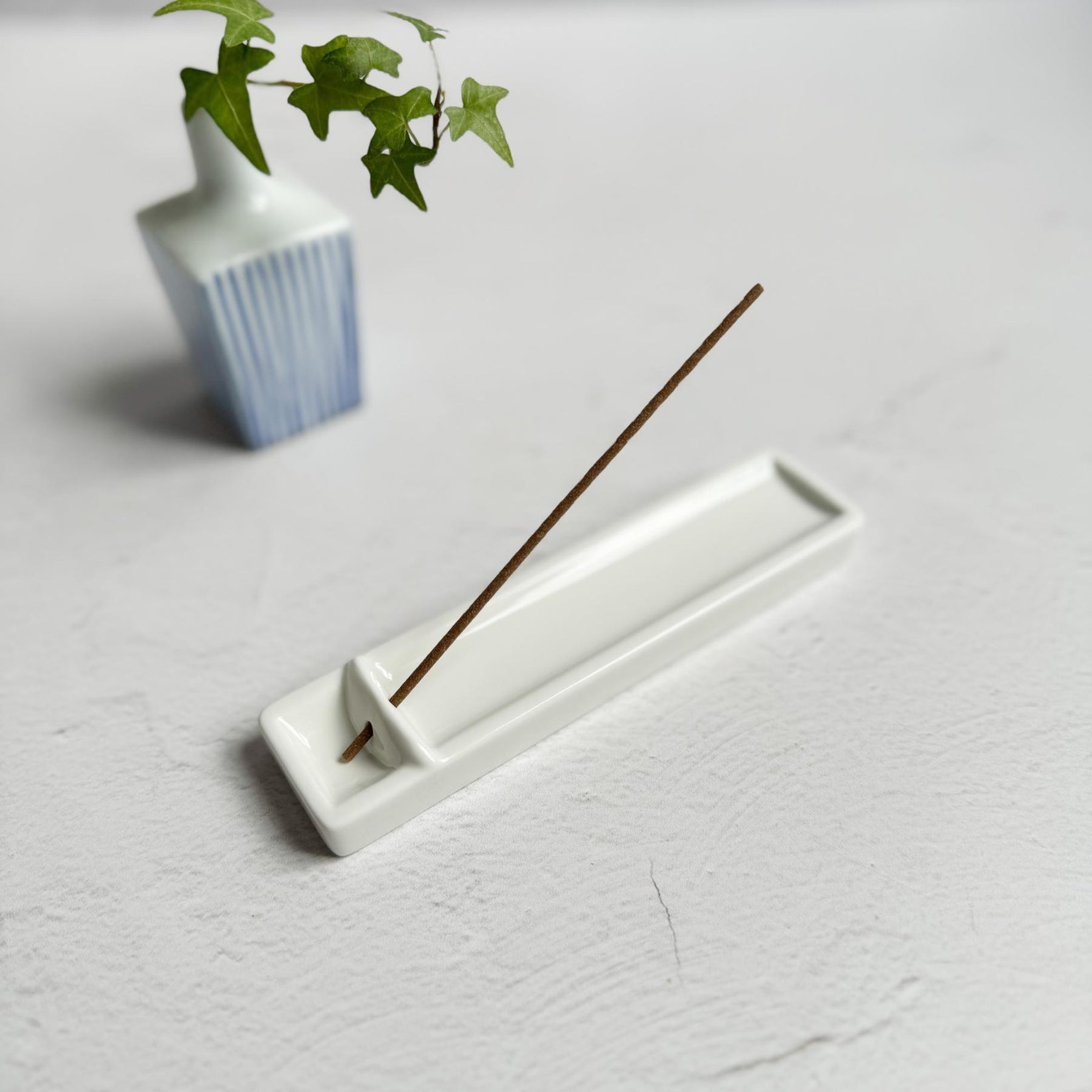 White Porcelain Long Incense Holder – Nagamochi Shop